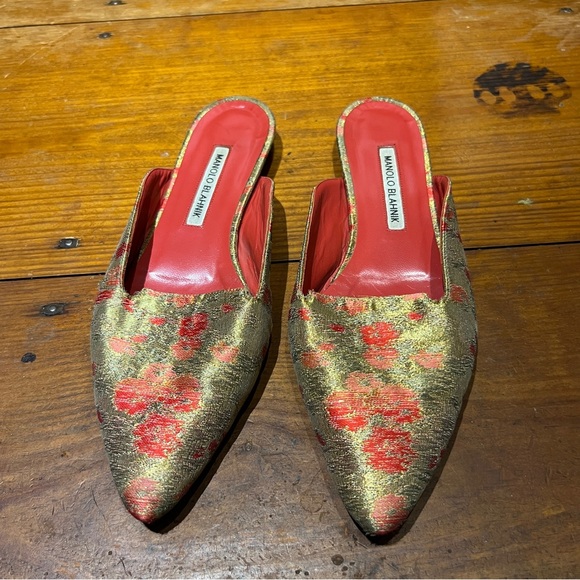 Manolo Blahnik | Shoes | Manolo Blahnik Brocade Red Gold Ruby Mule 95 ...